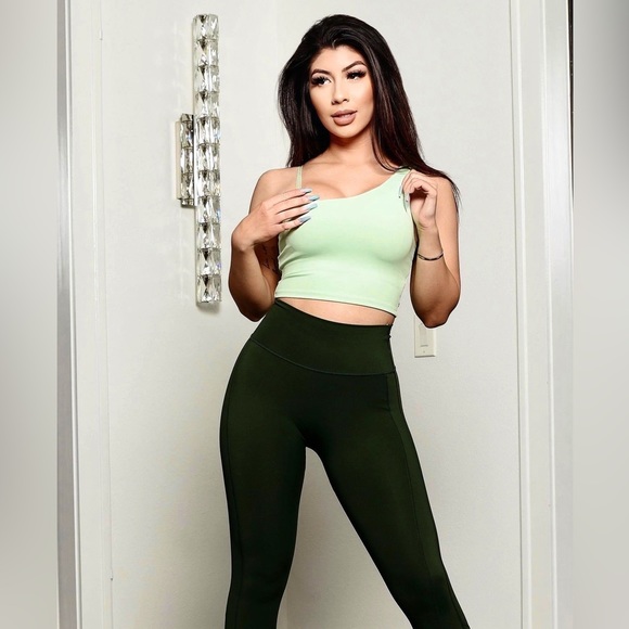 BuffBunny | Tops | Buffbunny Simmons Crop High Voltage | Poshmark